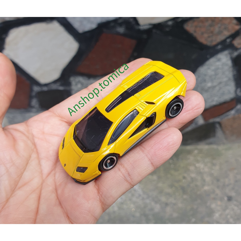 Mô hình xe Lambor màu vàng tômika Nhật Bản No74 (Có Hộp) | Shopee Việt Nam