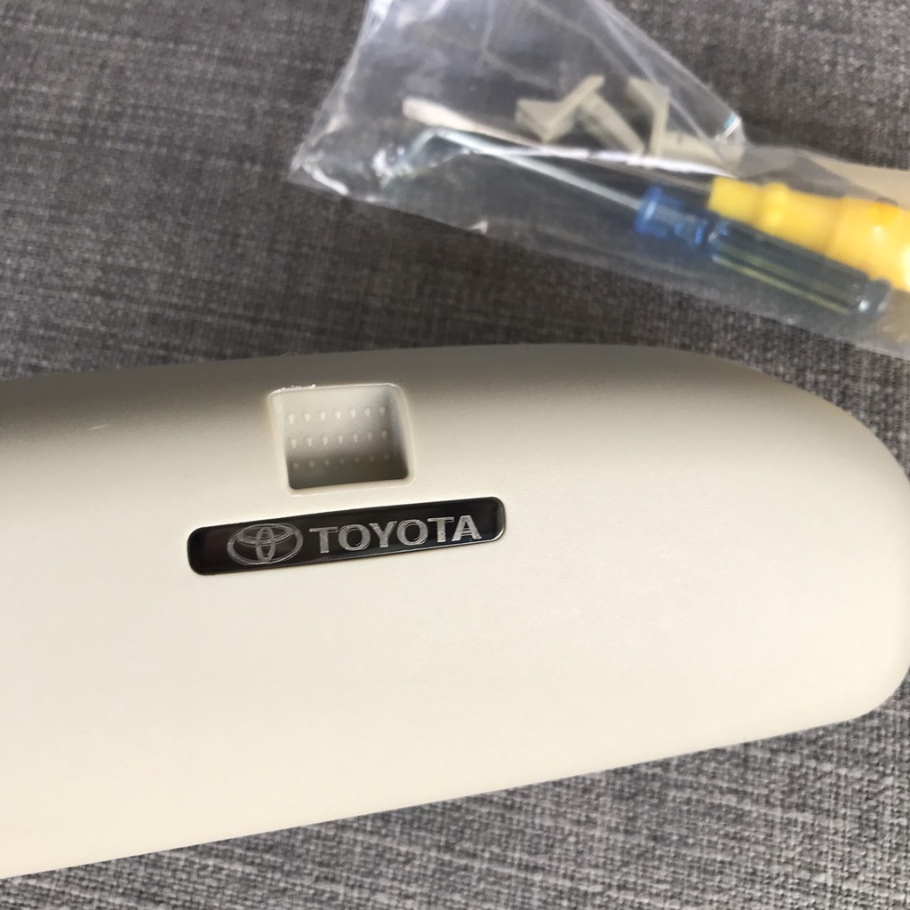 Hộp đựng kính cho Toyota Vios, Veloz, Cross, Raize, Innova, Yaris, Wigo ...