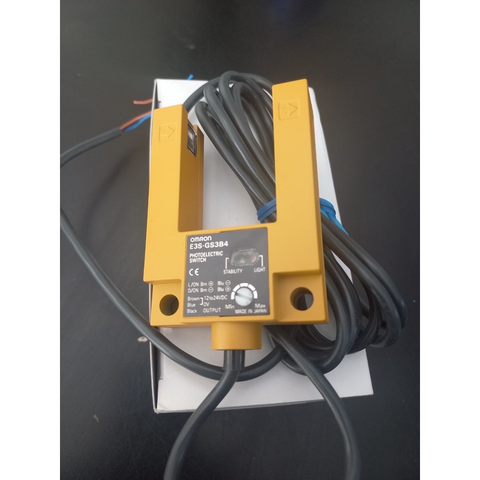 Cảm biến Omron E3S-GS3B4 2M | Shopee Việt Nam