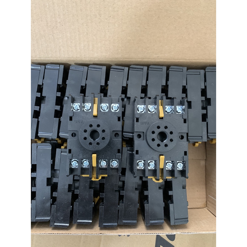 Đế rơle 8 chân tròn có ngoàm 8PFA, lắp cho rơ le mức FS-3A và Timer các ...