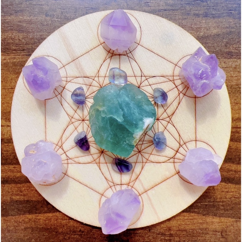 Lưới tinh thể ( crystals grid) giúp khuếch đại năng lượng, healing, đã ...