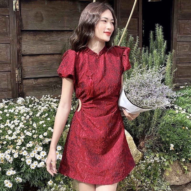 Đầm cổ tàu gấm dáng ngắn cutout eo tay bồng đỏ/trắng - Audrey Studio ...