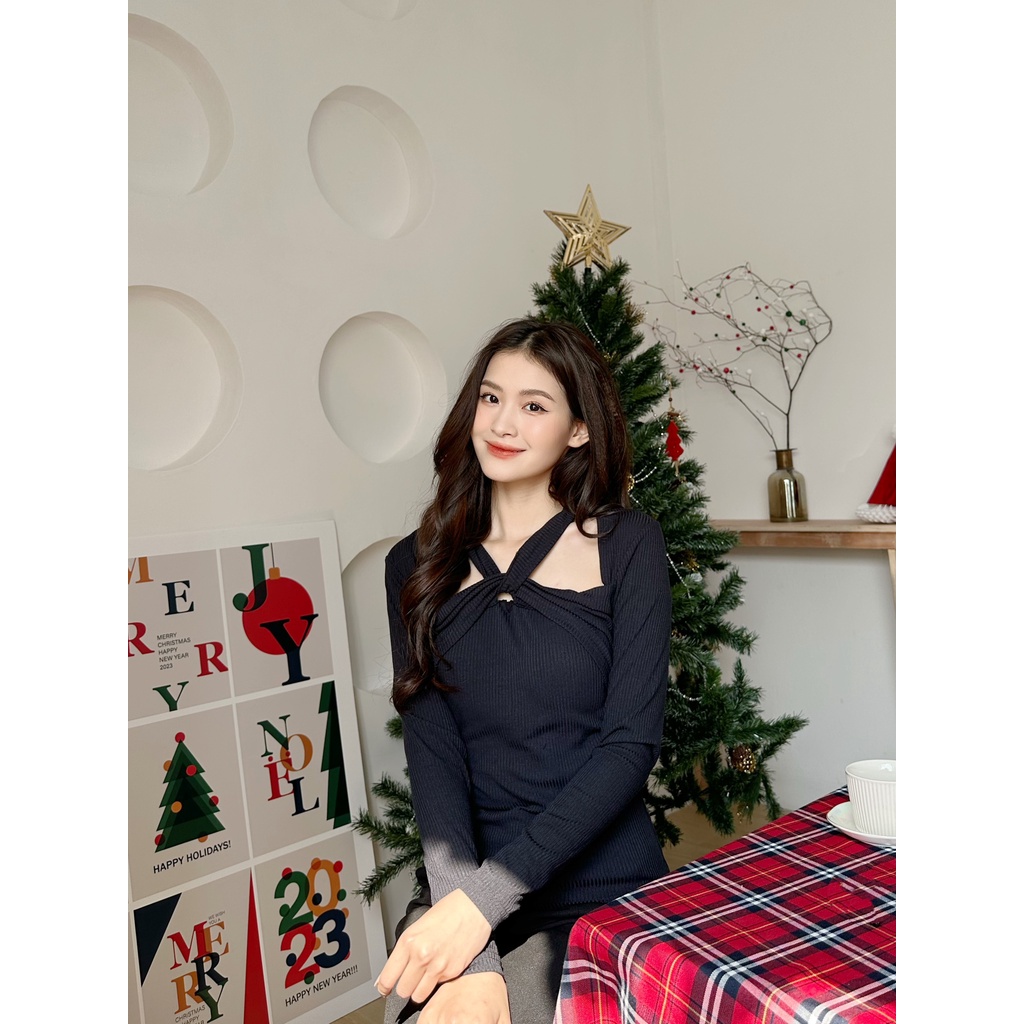 YU CHERRY | Áo thun nữ cổ yếm xoắn tạo kiểu cut out Samil Top YA442 ...