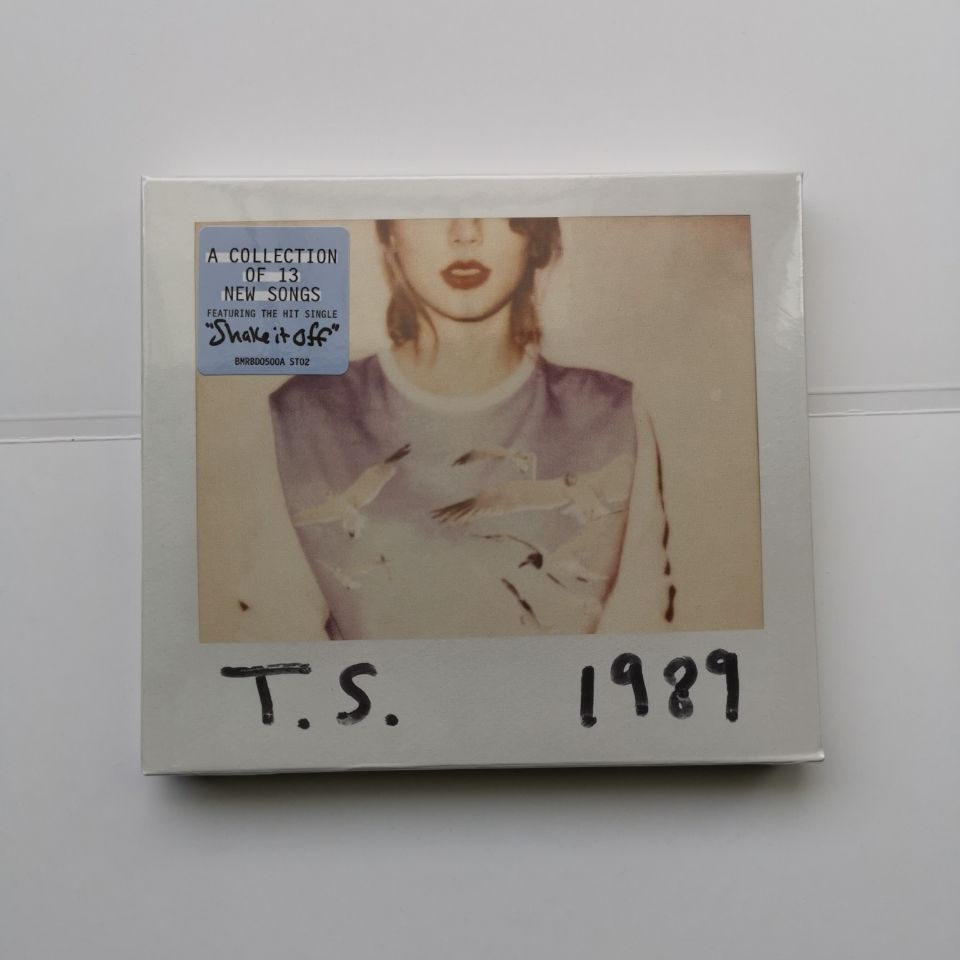 Taylor Swift Taylor Swift 1989 Chứa 13 CD Polaroid PCC | Shopee Việt Nam