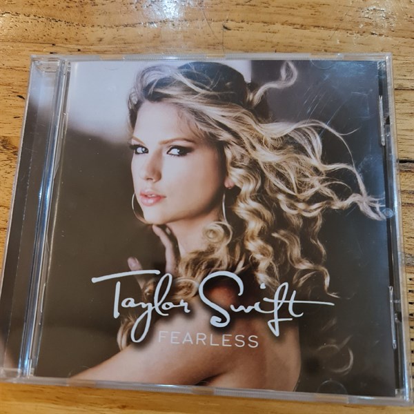 CD TAYLOR SWIFT FEARLESSS | Shopee Việt Nam