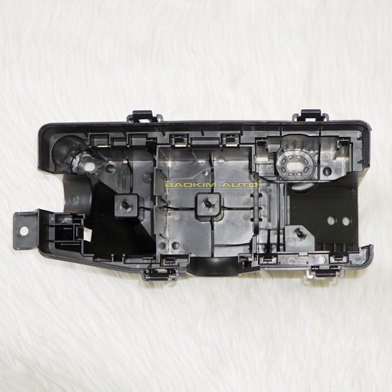 Nắp dưới / đế hộp cầu chì khoang máy Captiva C140, chính hãng GM, nhập ...