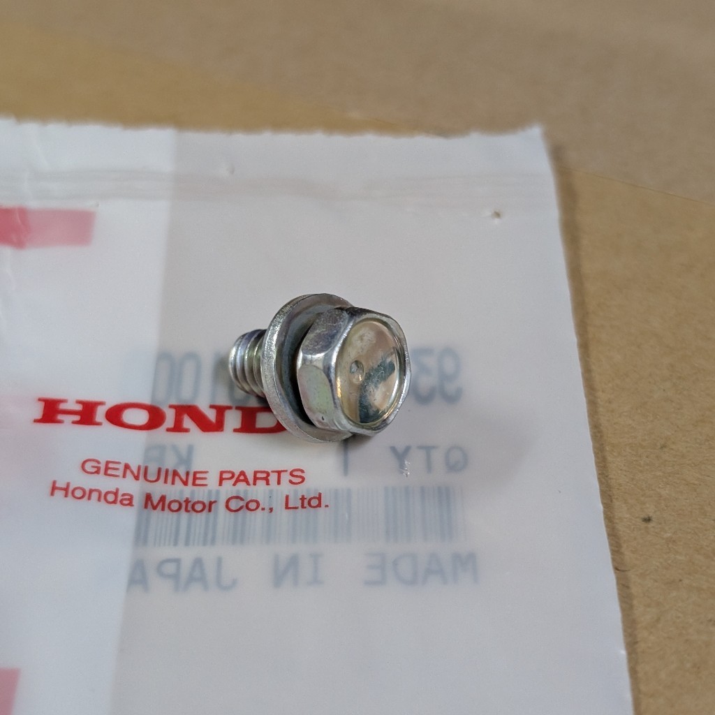 Bulong 6 li dài 10mm, kèm long đền, mạ kẽm, bắt carte DD70, cub đèn ...