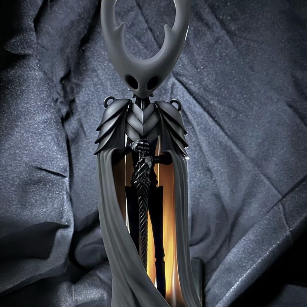 Tượng Bàn Pale King Hollow Knight Phụ Kiện Game Mô Hình Hot Quà Tặng ...