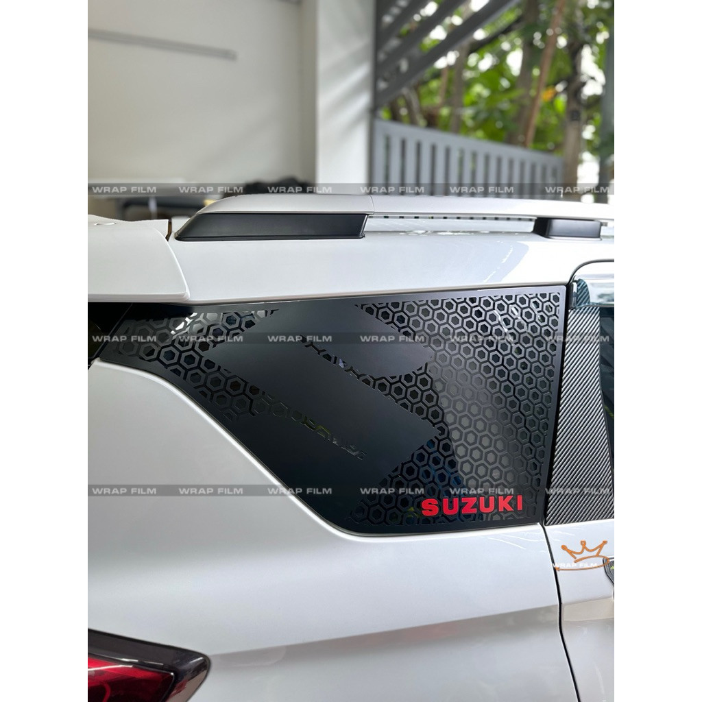 Decal dán kính sau Suzuki XL7, Etiga hình tổ ong | Shopee Việt Nam