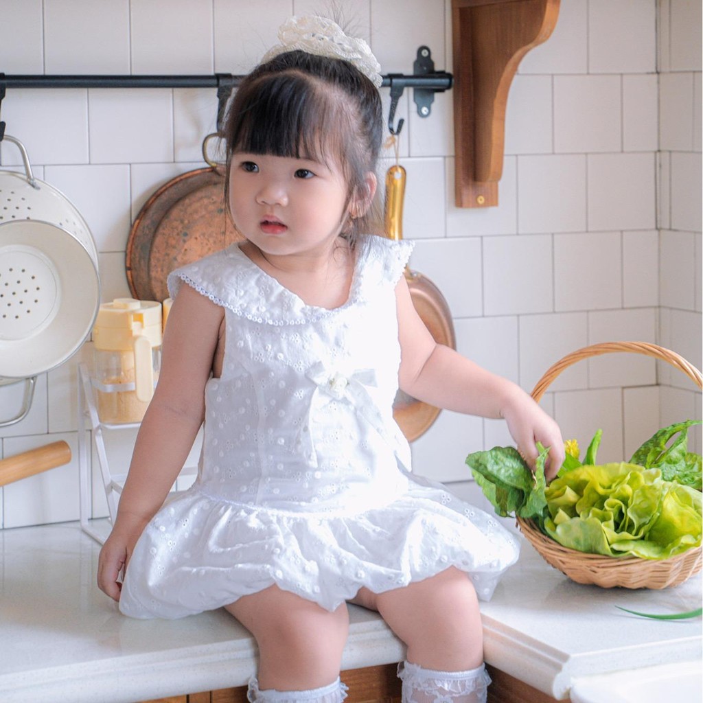 E76 Tiny Winy - Váy màu trắng kem cổ thủy thủ đính nơ xinh cho bé gái ...