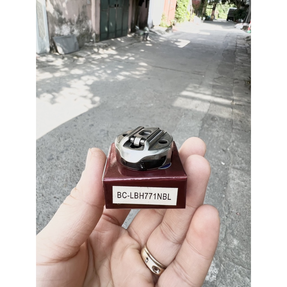 Thoi, thuyền, quả đào máy thùa 771, 781 MÁY CƠ hãng BOBIN CASE (1 cái) | Shopee Việt Nam