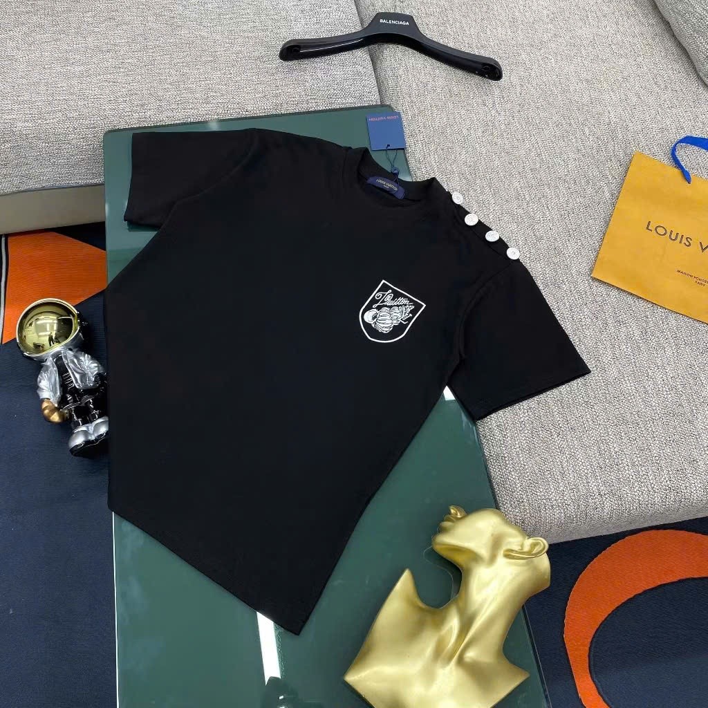 Áo Thun LV Đính Khuy Vai Cực Đẹp Áo Phông Cotton Dày Dặn Dáng Rộng Nam Nữ NA680 | Shopee Việt Nam