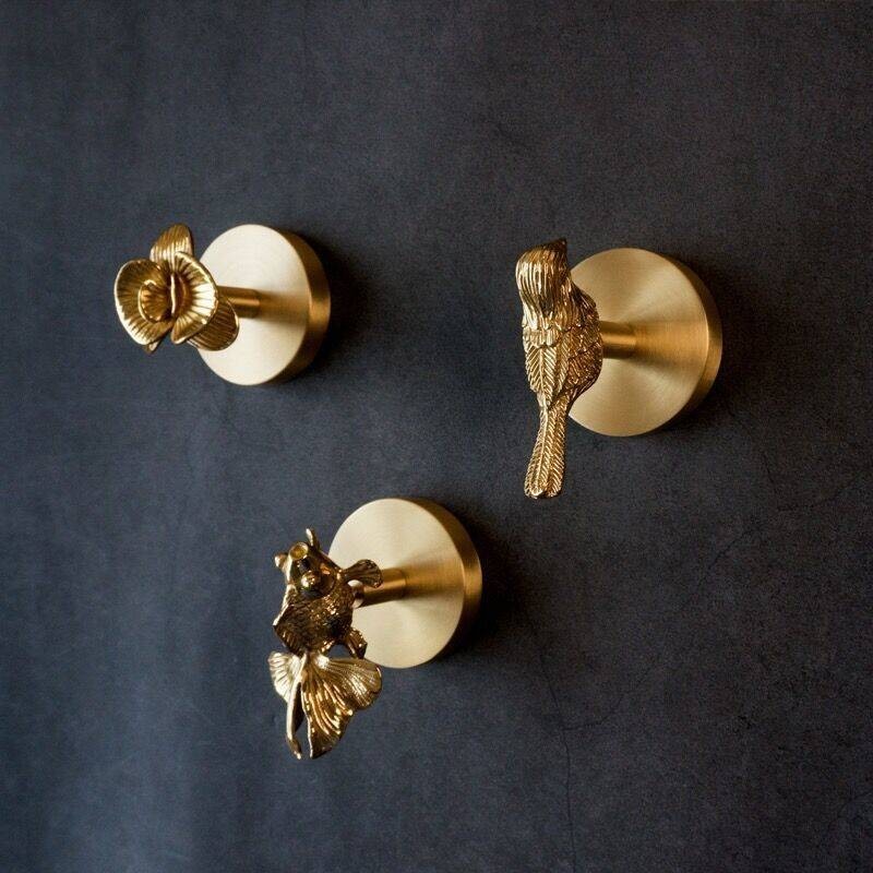 M c g n t ng Ánh Sáng Châu Âu Sang Trọng Retro Đồng Thau Không Đục Lỗ Móc Treo Quần Áo Phía Sau ...