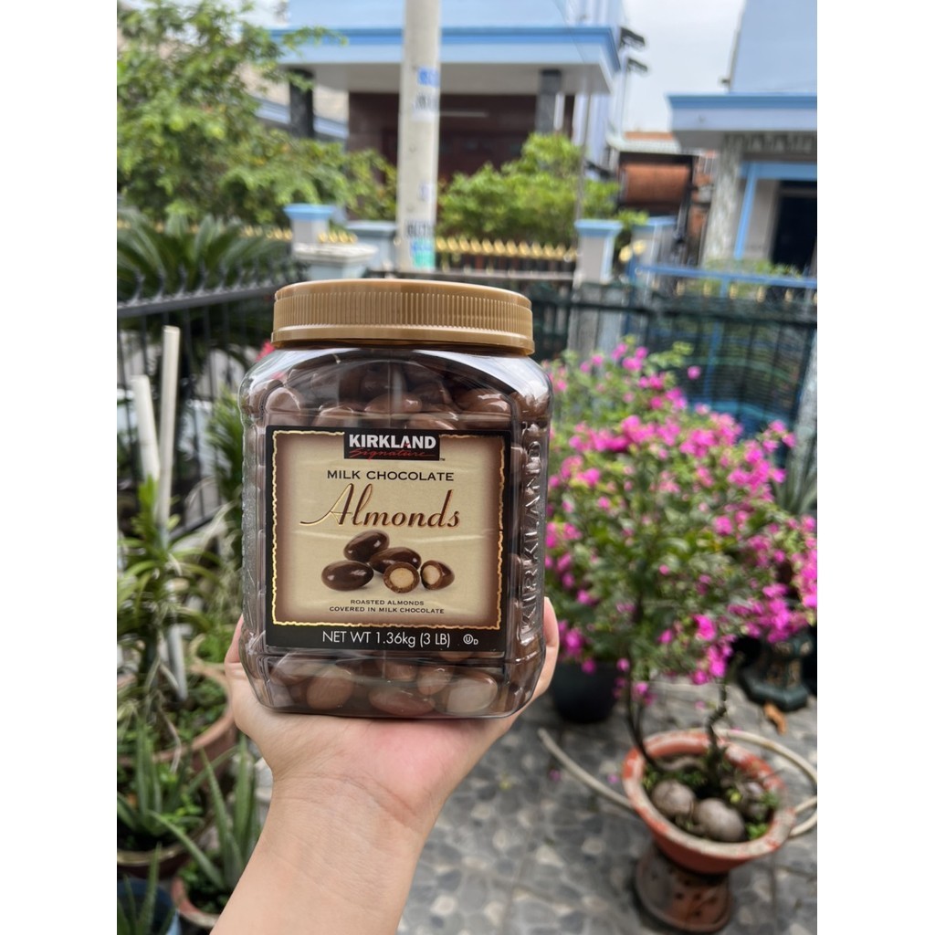 Kẹo Socola Hạnh Nhân Kirkland Signature Milk Chocolate Almonds 1.36kg ...