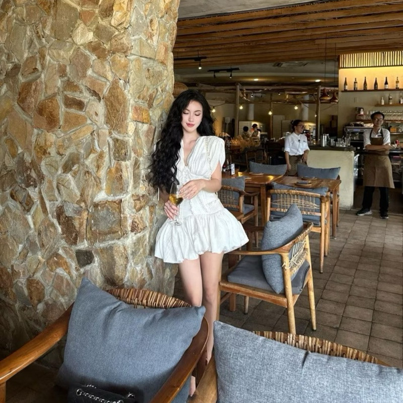 DOTI Váy Đầm Cổ V Chiết Eo Tay Hến Bồng Dáng Bí Ngắn, Váy Đầm Thiết Kế Bèo Ngực Dáng Ngắn ...