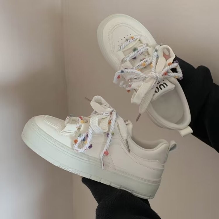 Giày trắng nữ. Giày đế dày nâng cao đế dày. Giày thể thao thời trang ...