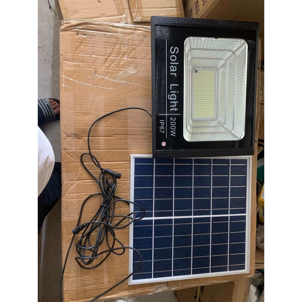 Dèn NANG LUONG MAT TROI solar light 200w pin 32650 5000mah lap dat ...