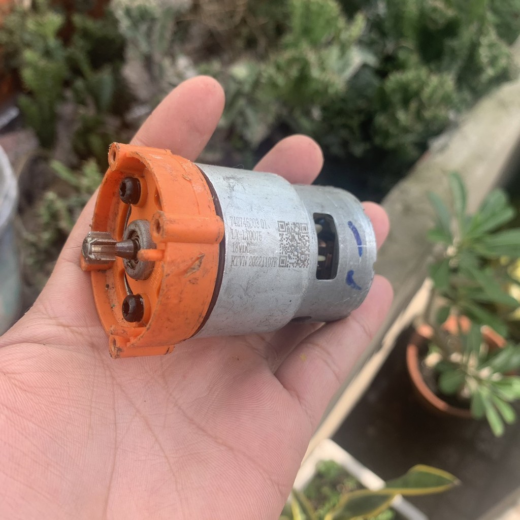 Motor LT700 18V DC kèm nhông như hình, motor 700 thay máy | Shopee Việt Nam