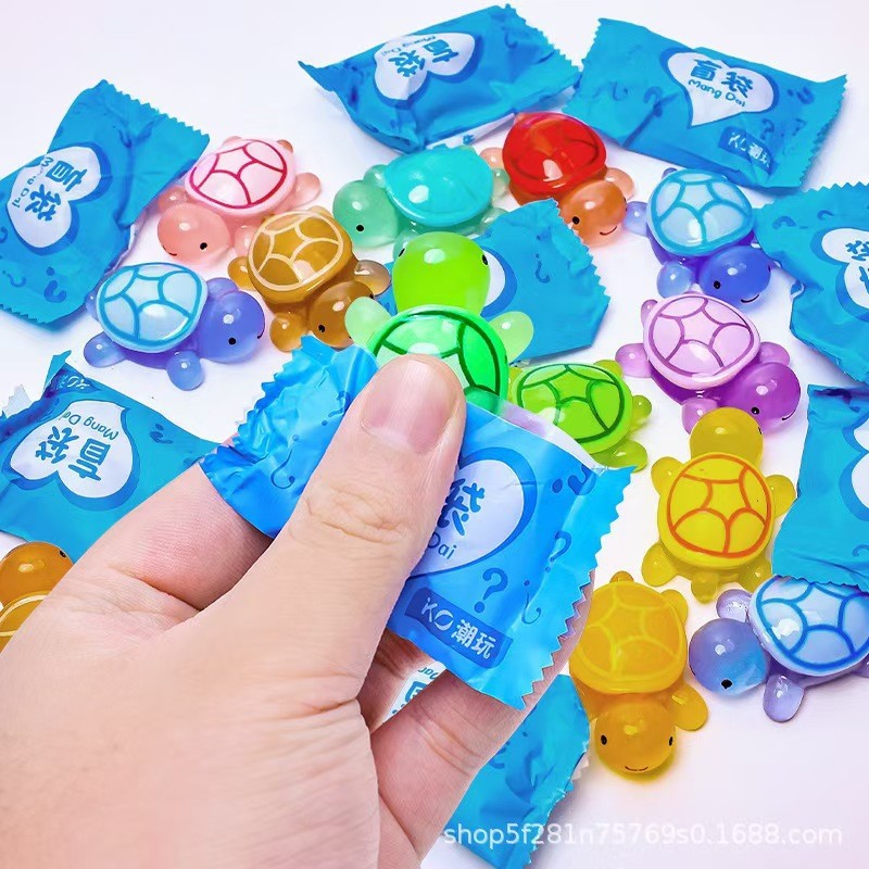 Combo 10 túi mù charm rùa 3cm phát sáng màu ngẫu nhiên về nhà tự xé ...