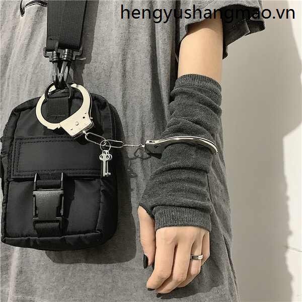 Ins Thu Đông Bông Tai Kẹp Phong Cách Đường Phố Mùa Đông Ấm Áp Gothic ...