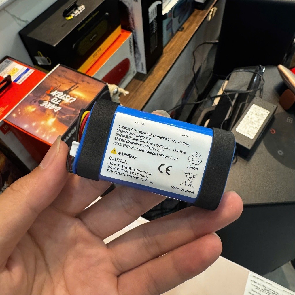 Pin thay thế Loa emberton 1 emberton 2 chính hãng | Shopee Việt Nam