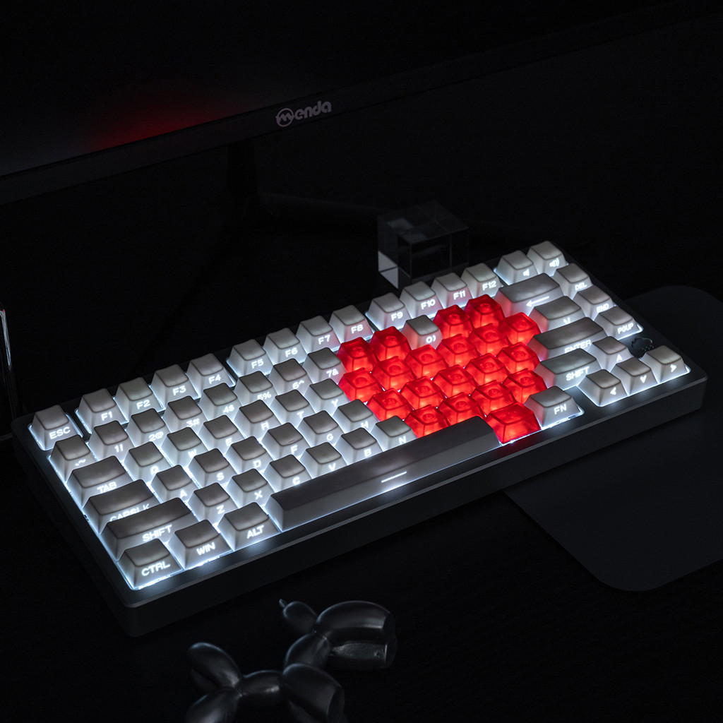 21 Chiếc Keycaps Hình Trái Tim Trong Suốt Sương Mù Đen Đỏ RGB Tình Yêu ...