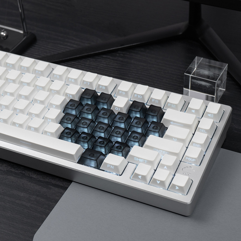 21 Chiếc Keycaps Hình Trái Tim Trong Suốt Sương Mù Đen Đỏ RGB Tình Yêu ...