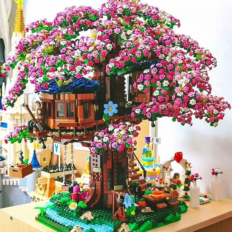 Sakura Treehouse tương thích với các khối xây dựng LEGO, một mô hình đồ ...