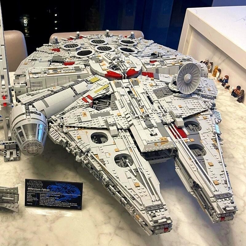 Mô hình tàu vũ trụ Millennium Falcon Star Wars khối xây dựng đồ chơi ...