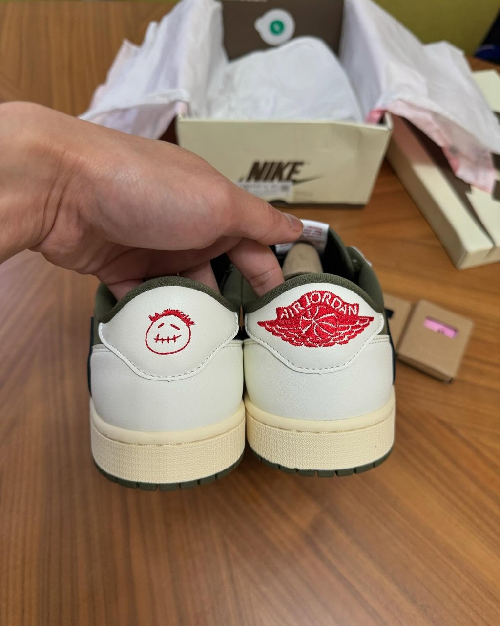 Giày Thể Thao JD1 x Travis Scott Medium Olive Xanh Kem Clever Man Store ...