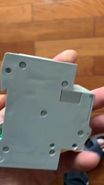 Cầu dao tự động MCB Schneider EZ9F34232 2P 32A 4.5kA C Curve Easy9 | Aptomat bảo vệ an toàn MCB ...