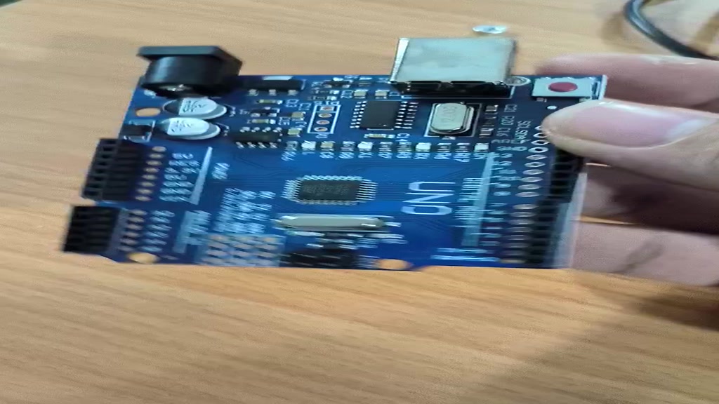 Arduino Uno R3 (SMD), VI ĐIỀU KHIỂN HỌ ARDUINO | Shopee Việt Nam