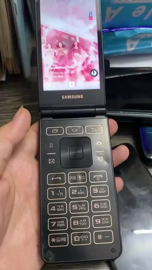 Điện Thoại nắp gập Samsung Folder 2 (2GB/16GB) Có 4G, Wifi ,màn hình ...