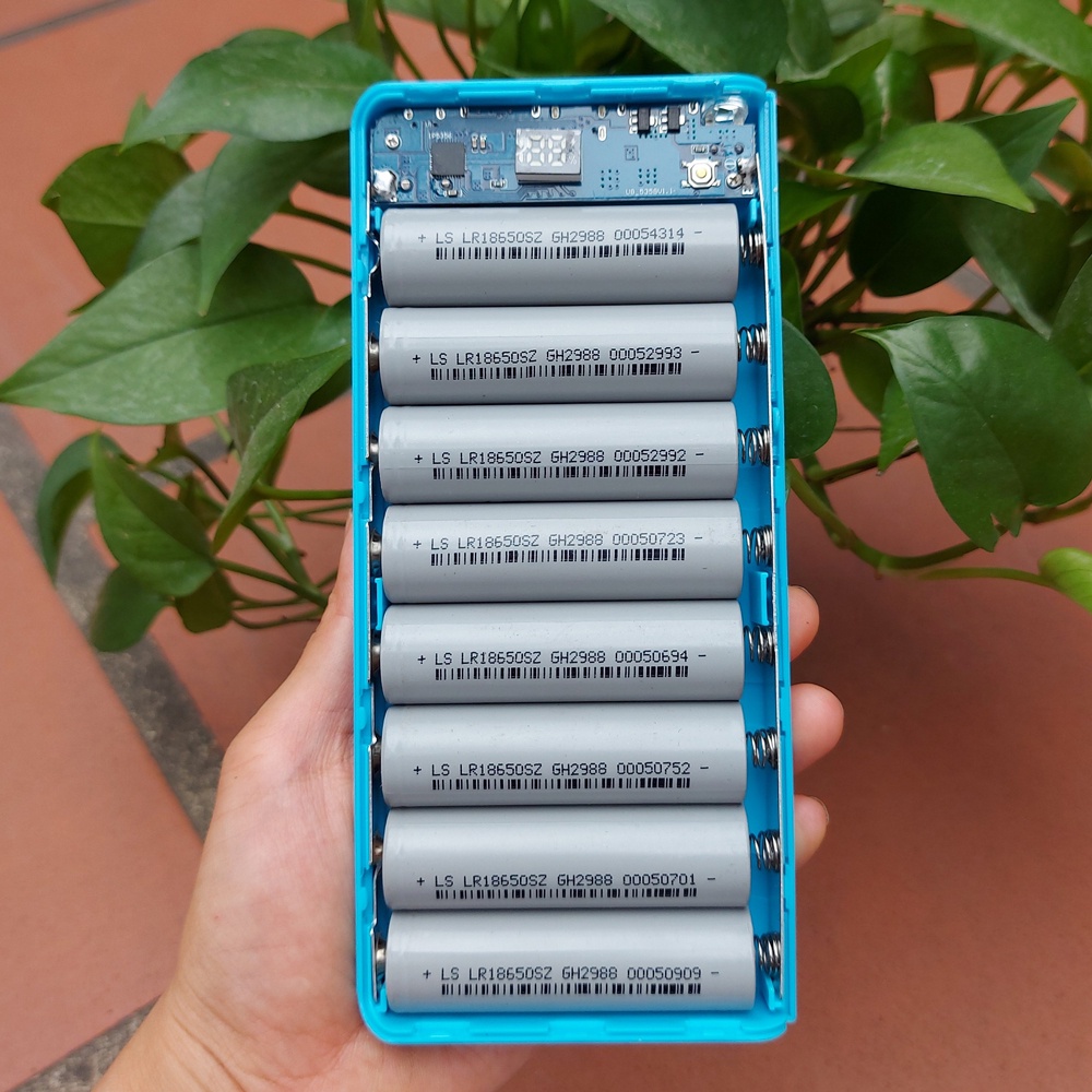 Hộp Box sạc pin điện thoại sạc dự phòng 8 Cell pin 18650 mạch sạc dự ...