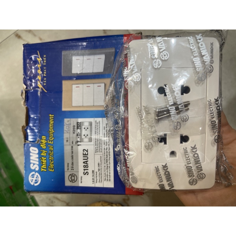 Ổ đôi 3 chấu + 3 ổ 2 chấu dòng S18A Vanlock – Sino | Shopee Việt Nam