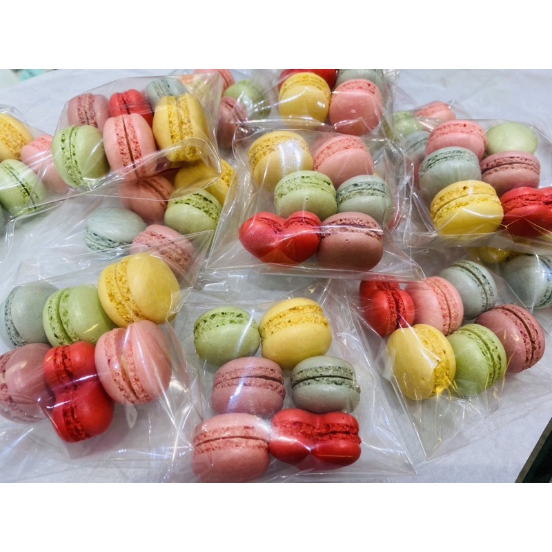 Bánh Macaron mini (45 bánh/hộp) | Shopee Việt Nam