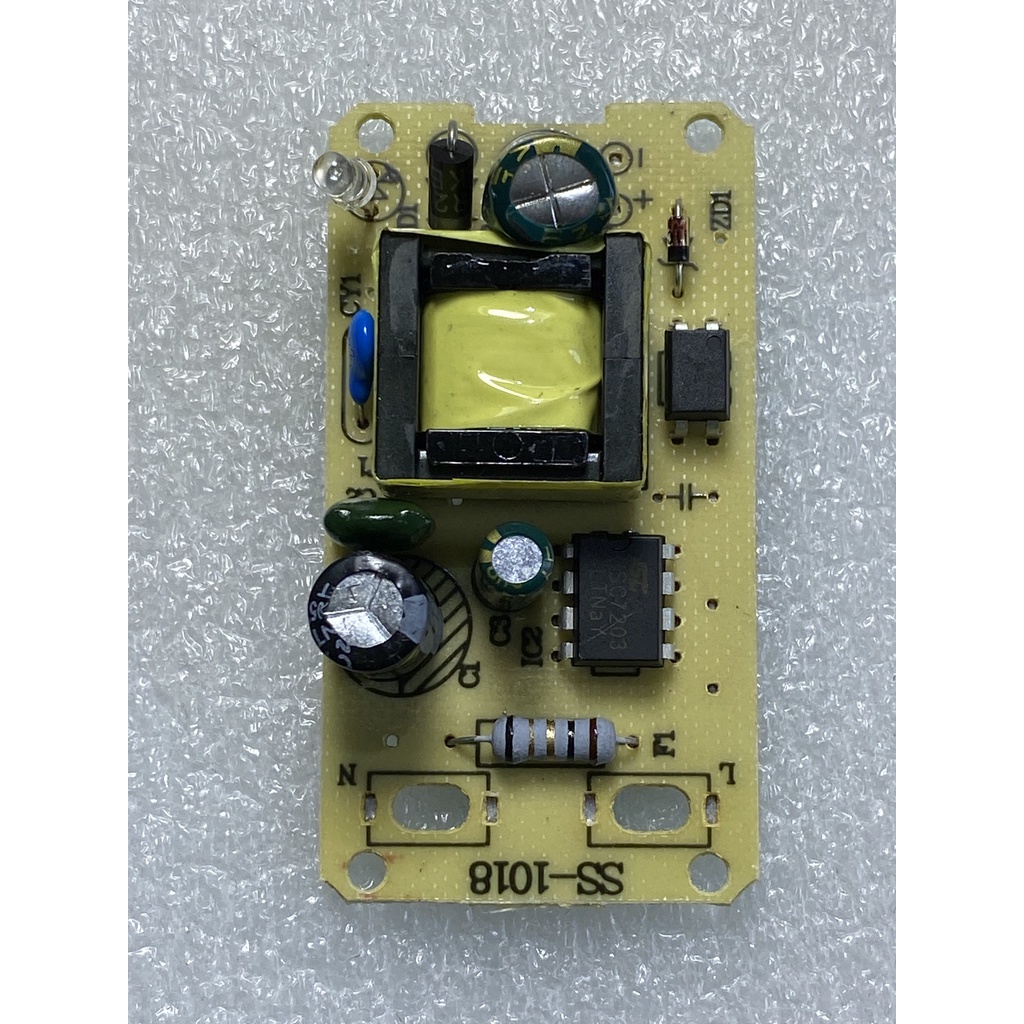 Tấm mạch nguồn xung vào 90v-240v ra 12v 1A sử dụng chip CSC7203 DK1203 ...