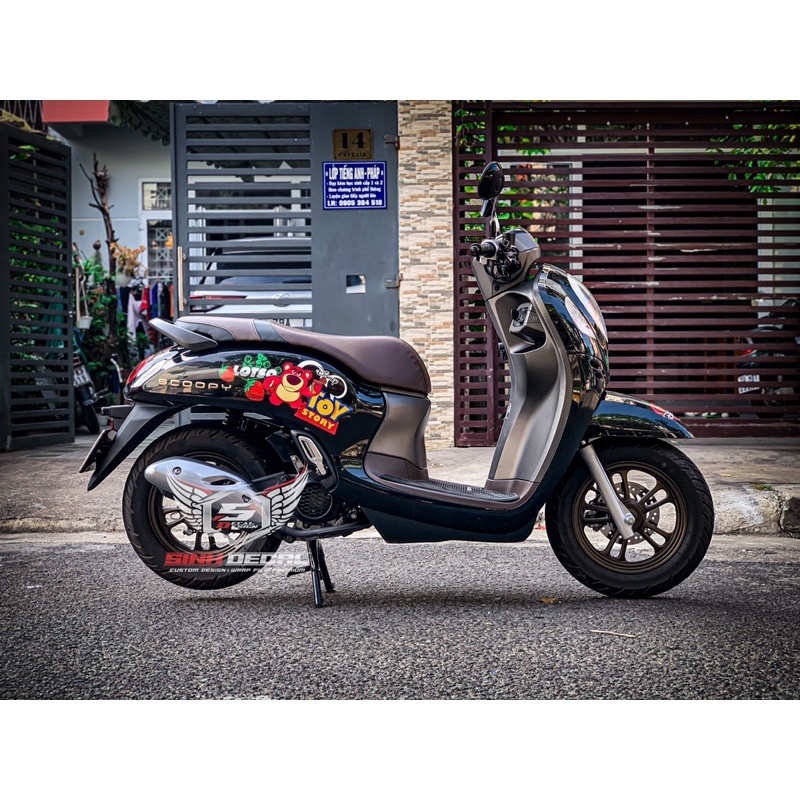 Tem Xe Scoopy - Mẫu Gấu Dâu Lotso | Shopee Việt Nam