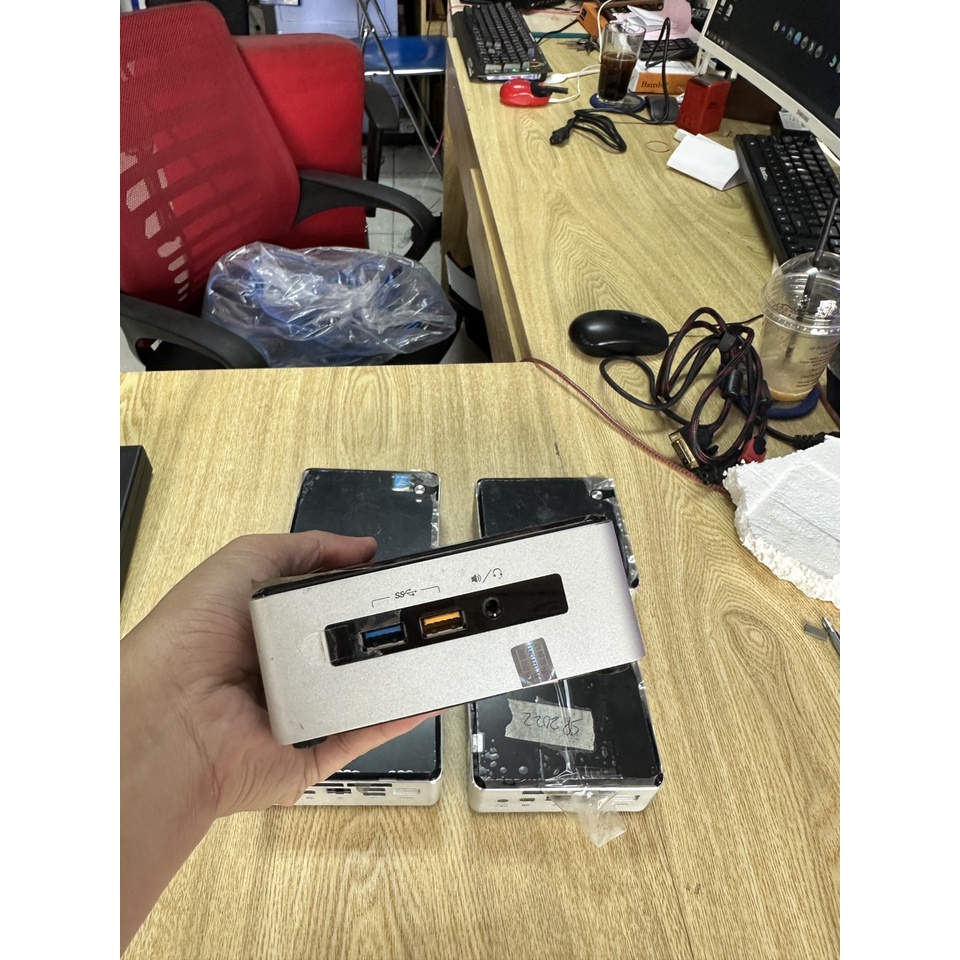 Bộ máy tính để bàn mini PC Intel NUC Kit NUC5i3RYH (Đen) i3 5010U + RAM 4GB + SSD 120GGB ...