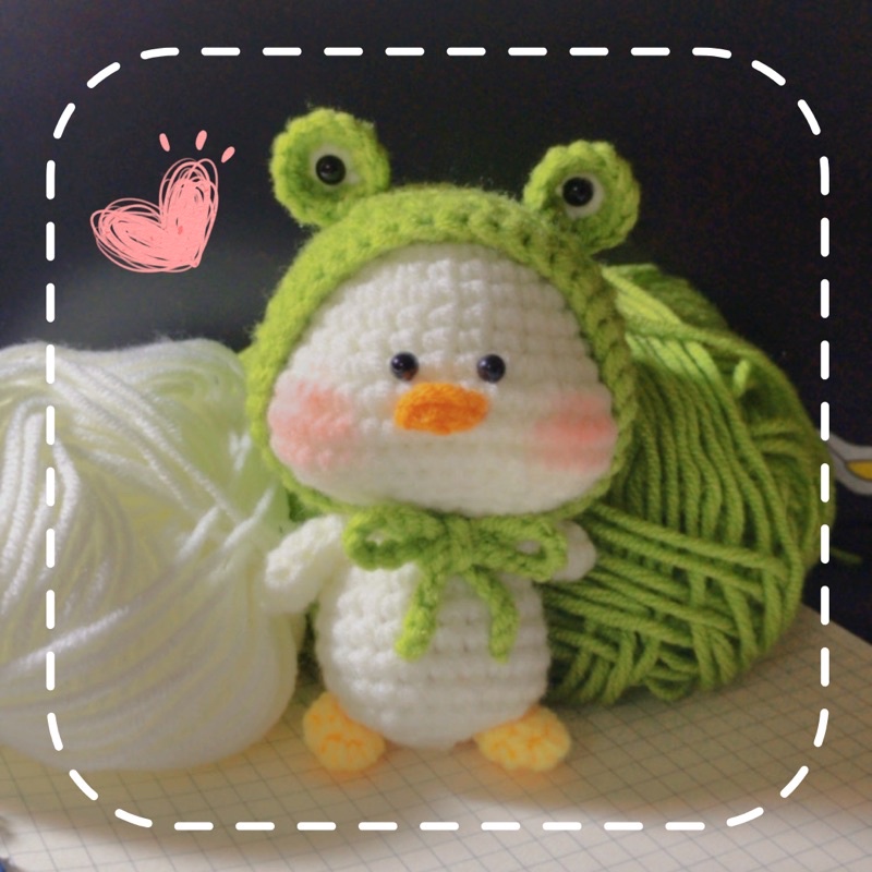 Chú vịt đội mũ ếch handmade bằng len🐥🐥 | Shopee Việt Nam