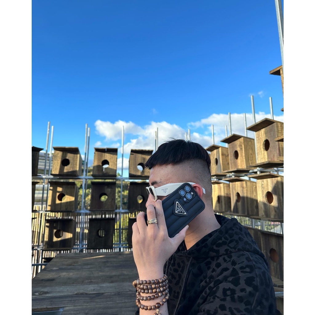 ỐP LƯNG PRADA ĐEN | Shopee Việt Nam