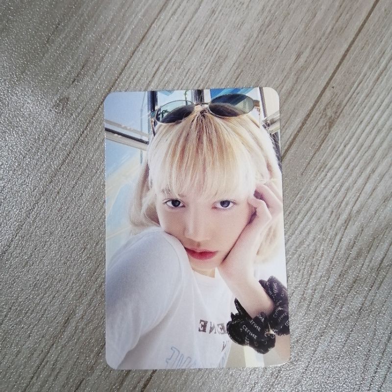 Card Lisa Li kính BLACKPINK official (thẻ ảnh) | Shopee Việt Nam