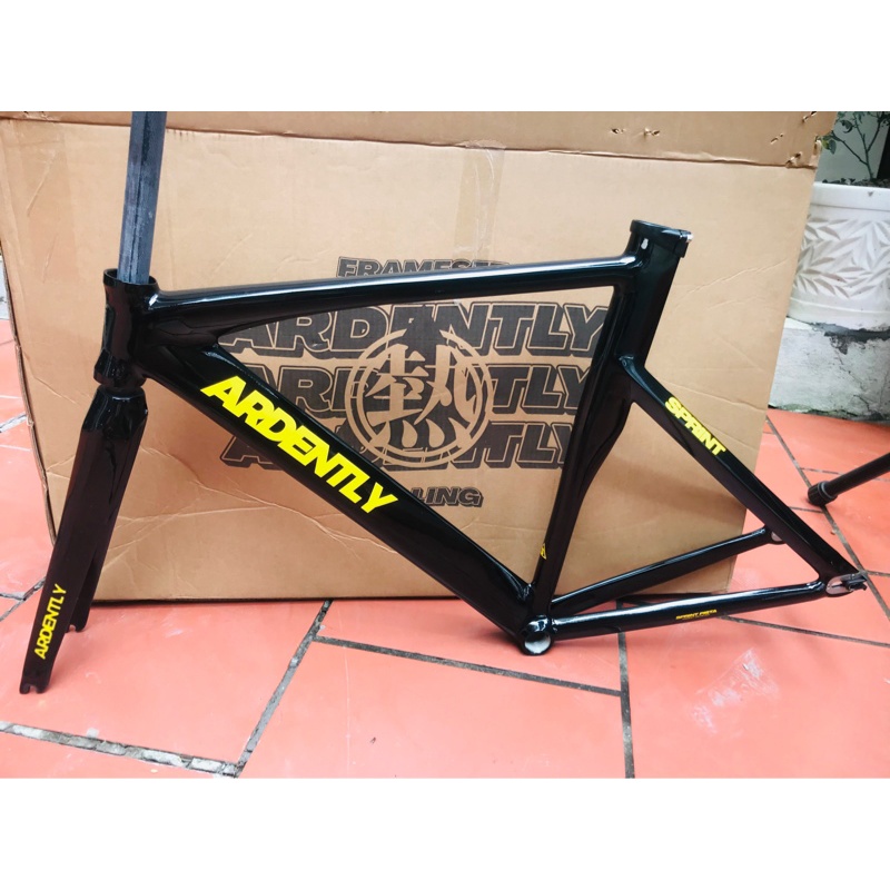 Khung ARDENTLY SPRINT càng carbon | Shopee Việt Nam