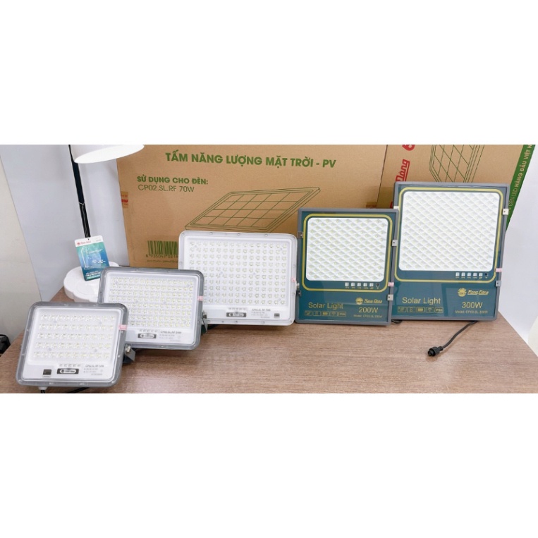 [Tương đương 200W]Đèn Chiếu pha Năng lượng mặt trời 30W Rạng Đông siêu sáng CP02.SL.RF 30W ...