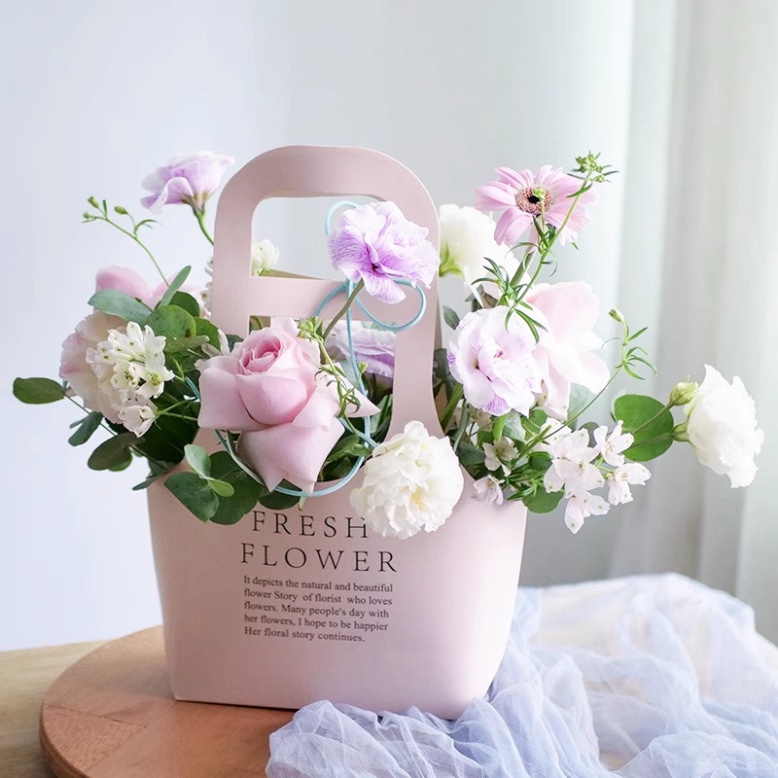 Túi xách cắm hoa nghệ thuật và thẩm mỹ Fresh Flower- Làn hoa kraft xây ...