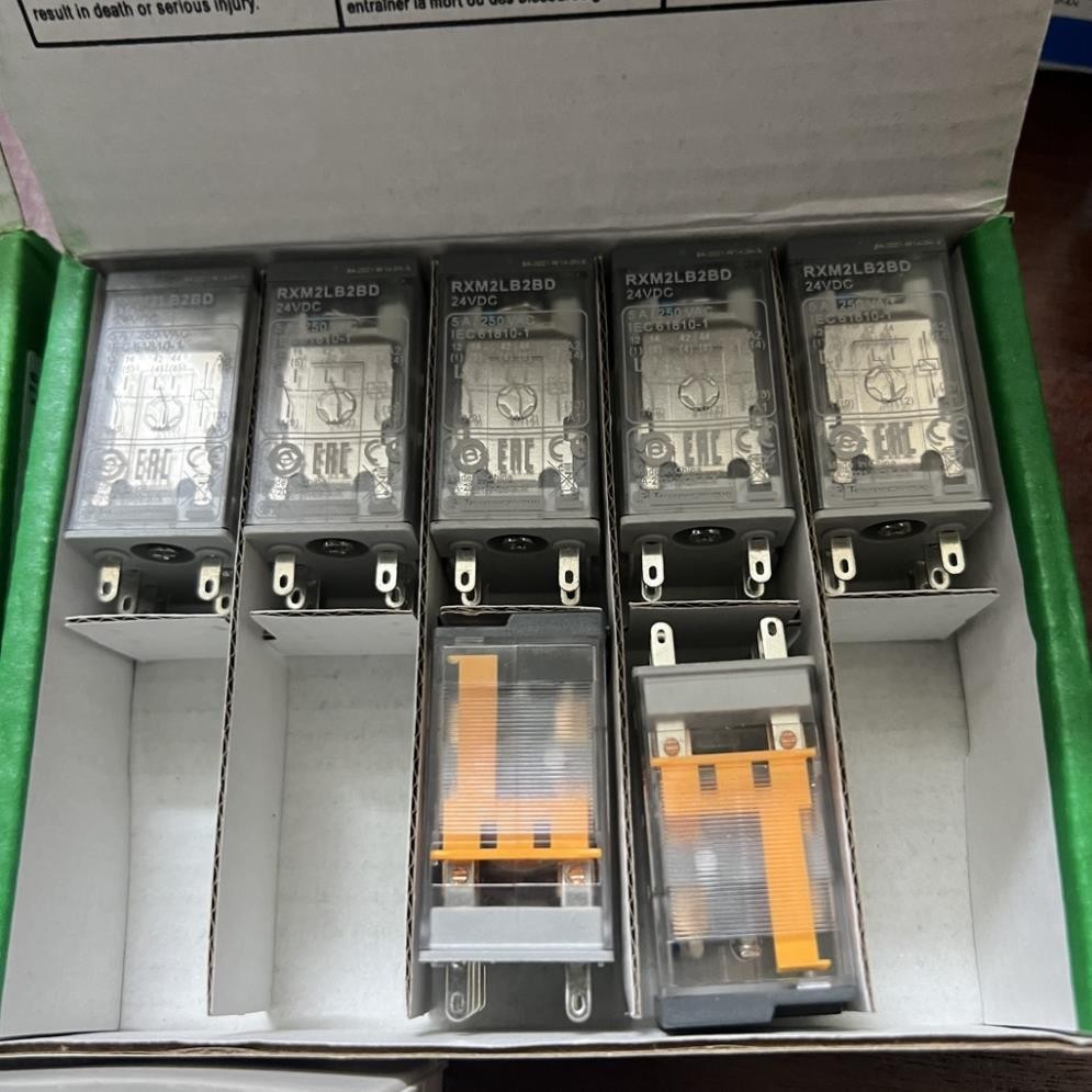Rơ Le Relay Trung Gian Schneider 24VDC 14 chân và 8 chân bé RXM4LB2BD ...