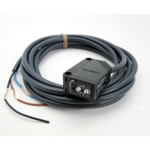 [NEW] Cảm Biến Quang Omron E3Z-D82 12-24VDC PNP 8-50cm | Shopee Việt Nam