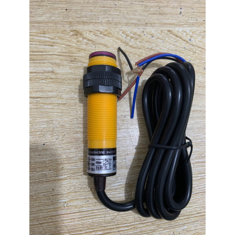 Cảm Biến Khoảng Cách Omron E3f Ds30c4 Npn No 30cm Thường Mở Shopee