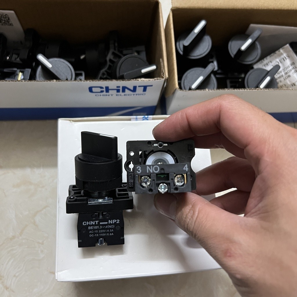 Chint Công Tắc Xoay NP2: 2 Vị trí, 3 Vị trí phi 22 NP2-ED21 NP2-ED33 Chint | Shopee Việt Nam