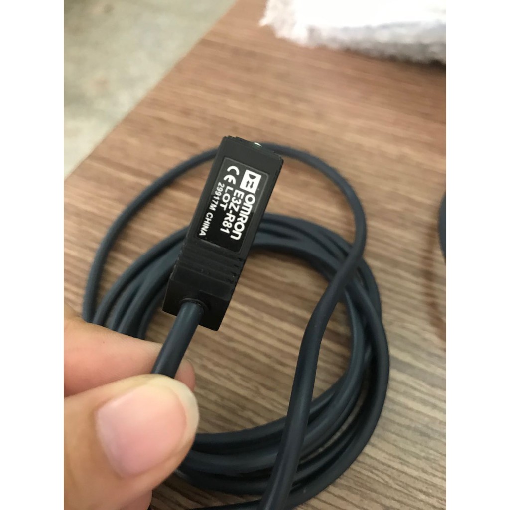 Cảm biến quang Omron E3Z-R81 2M | Shopee Việt Nam